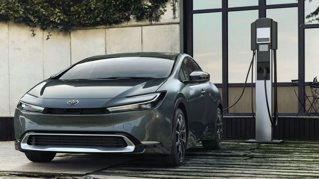 Difference Between Hybrid and Plug-In Hybrid Cars Explained - C-Charge
